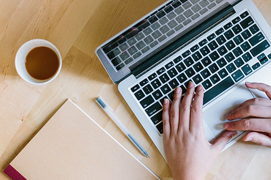 The Advantages and Disadvantages of Laptops You Must Know The Advantages and Disadvantages of Laptops You Must Know