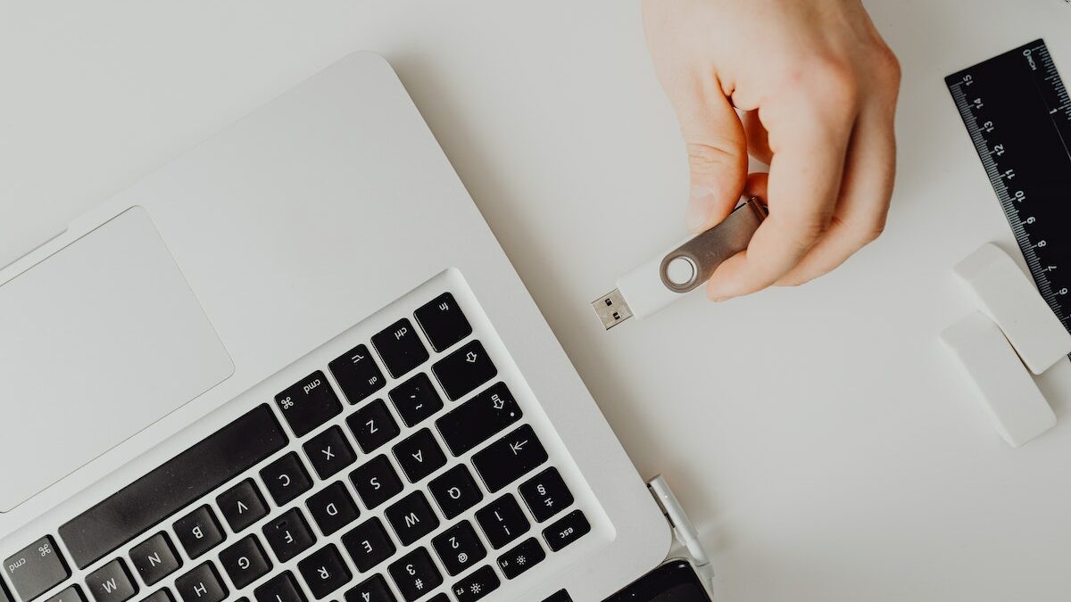 Top 10 Best USB Flash Drives / Pen Drives (2023)
